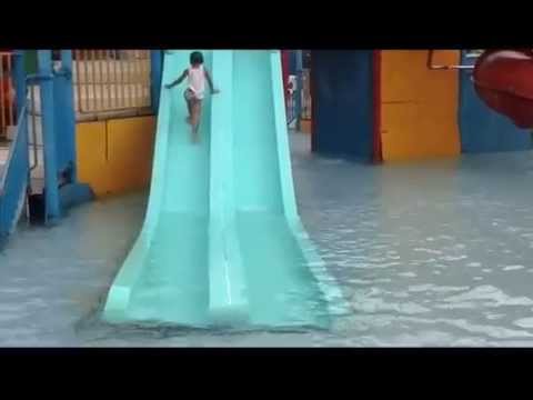 Seluncur Air Lucu - YouTube