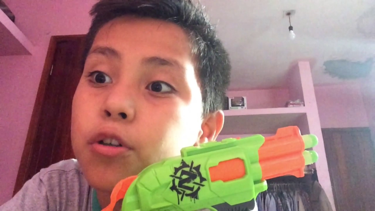 Jugando con mi nerf nueva - YouTube