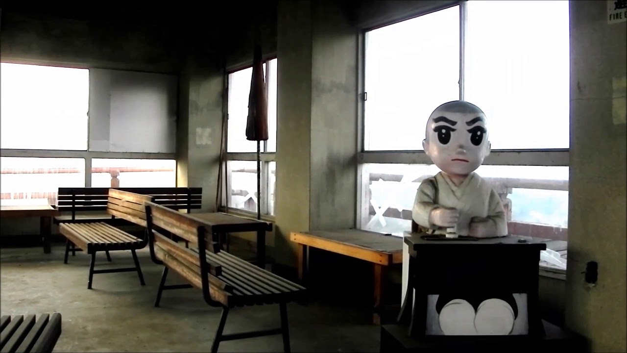 abandoned (fake) castle in Japan - YouTube