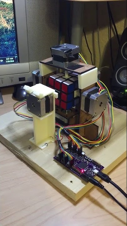 Rubik's Cube Solving Robot - YouTube