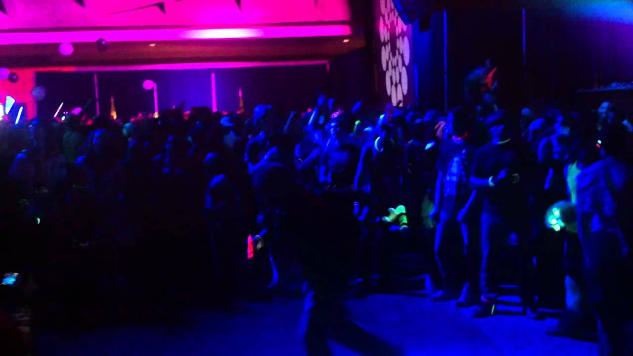 Otakon 2011 Rave Dance Party - YouTube