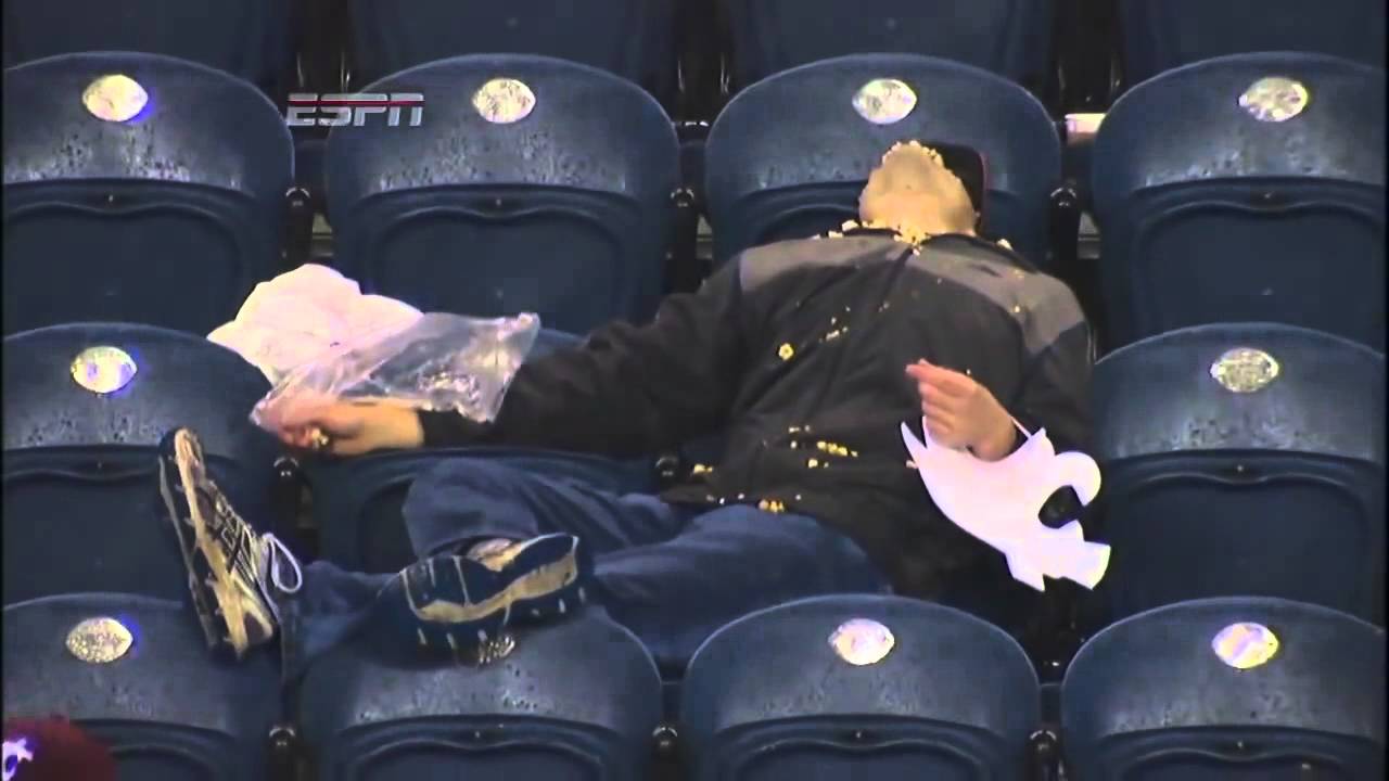 Eating popcorn in the rain - YouTube