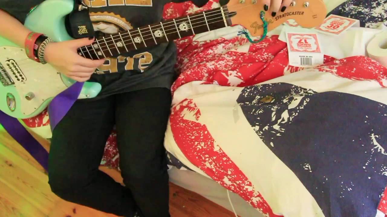 Tom DeLonge Fender Stratocaster inlays 3 months later - YouTube