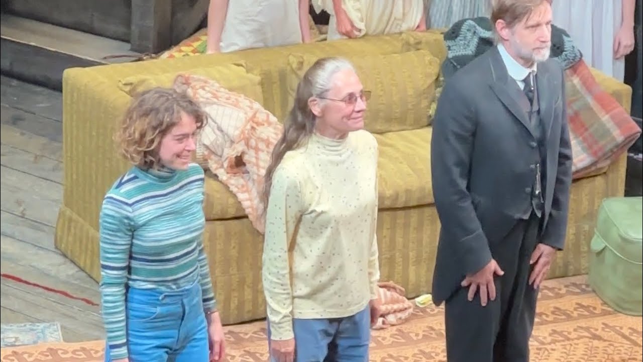Grey House First Preview on Broadway — Laurie Metcalf, Tatiana Maslany ...