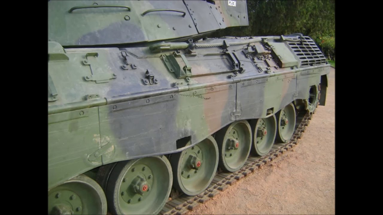 Walkaround Leopard 1A5 - YouTube