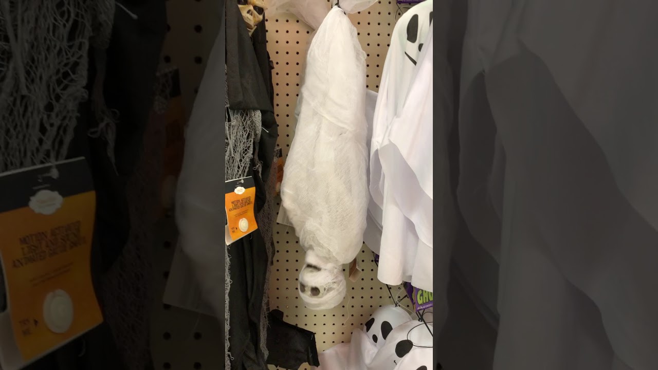 Fleet Farm Halloween 2019: Shaking Cocoon Corpse - YouTube