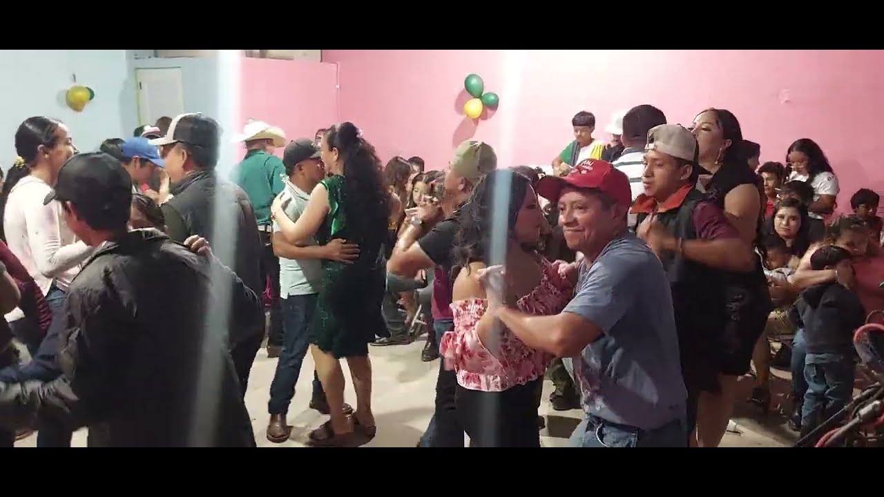 y nos arancamos con este tremendo bailon de lomas santa ana esquipulas ...