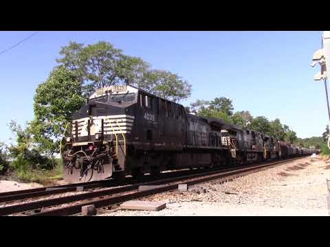 Trainspotting: NS #4039 with 1065 (S&A heritage unit) leads NS 54G through Science Hill, KY ...