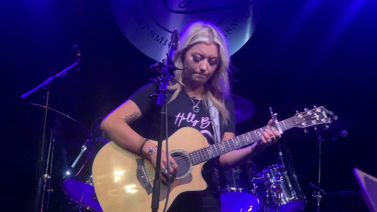 Graycie York Live @ Majestic - Fort Smith - YouTube