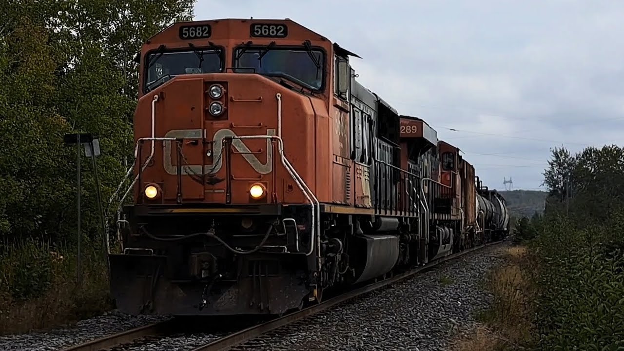 Classic EMD SD75I Working By Itself on CN Train 598 Westbound With Sick P3 Horn & Offline GEVO ...