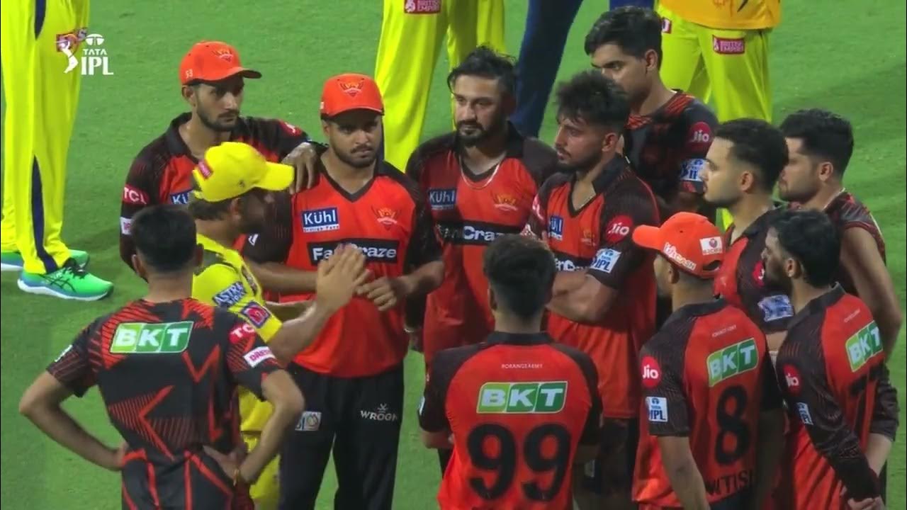 MS Dhoni with the youngsters of SRH | One Sun, One Moon, One MS Dhoni ...