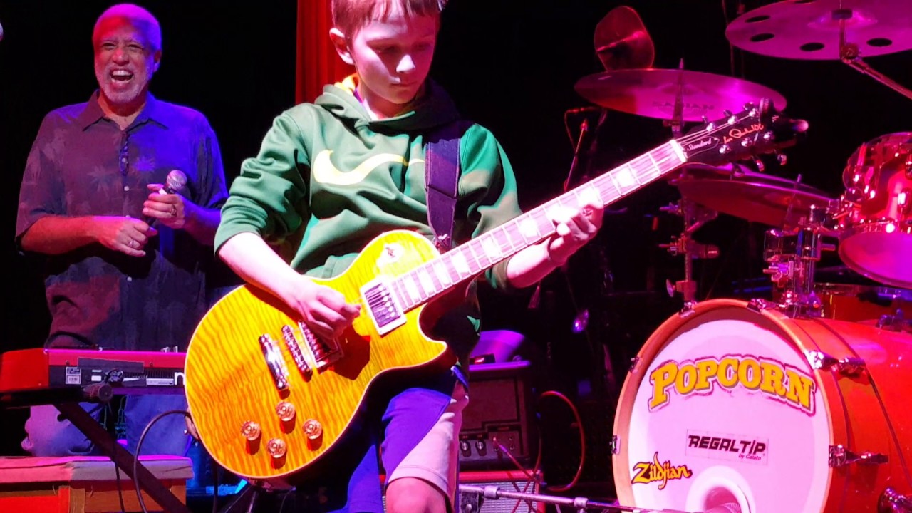 Noah and Zane Stanley jammin at Louie Louies Piano Bar!! - YouTube