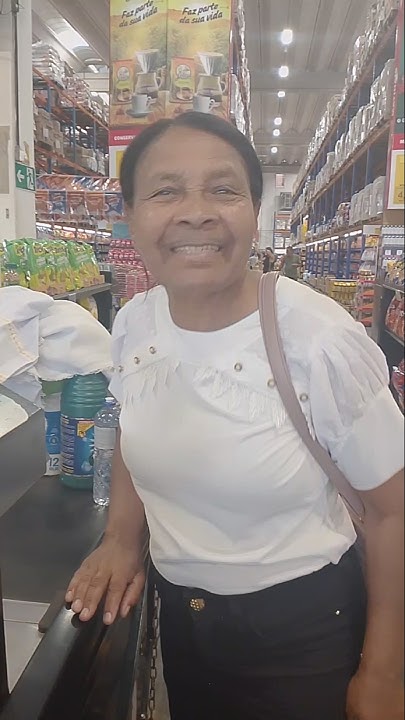 irmã Maria fazendo compras #shorts #compras - YouTube