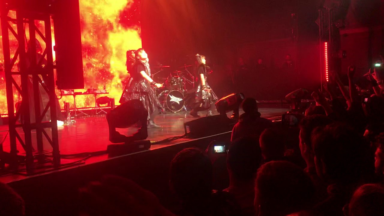 BABYMETAL - DA DA DANCE - PARIS 2020 - YouTube