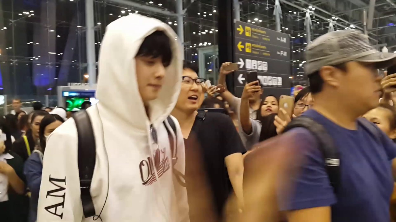 [Fan cam HD] 170216 Eunwoo Back to Korea @Suvarnabhumi Airport #ASTRO ...