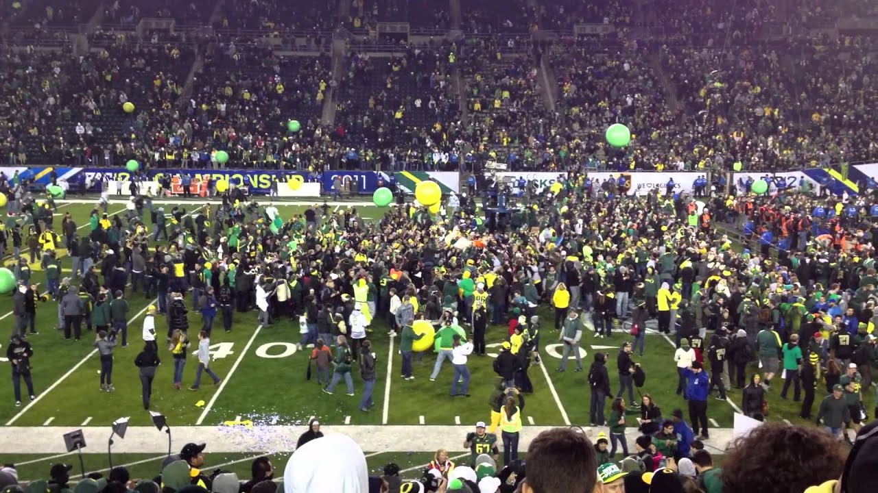 Oregon Ducks PAC 12 Football Champions 2011 YouTube oregon-ducks-pac-12-football-champions-2011-youtube
