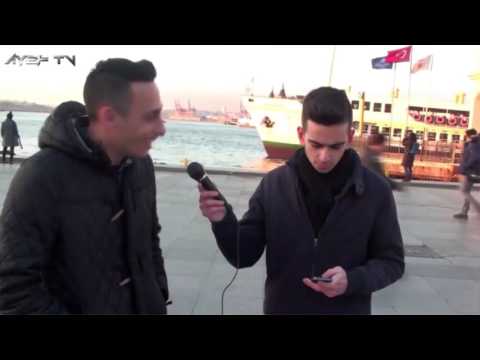 Röportaj yaparken telefonla mesajlaşma şakası - şaka tv 2016 (zaaproduction)