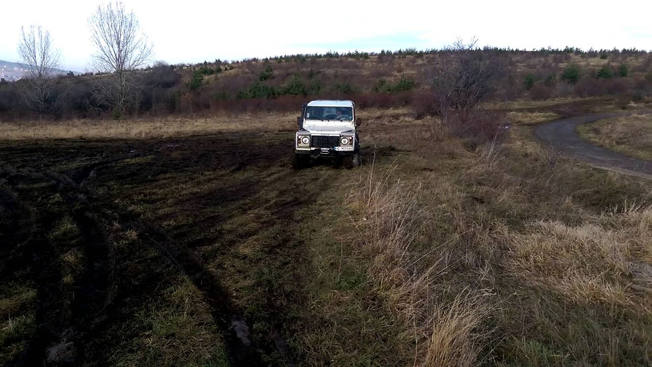 Land Rover Defender Td5 VNT Mud Drifting 2 - YouTube