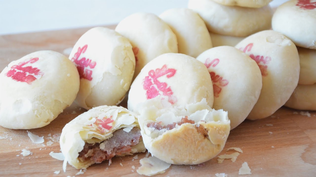 Rose filled pastry 鲜花饼 - YouTube