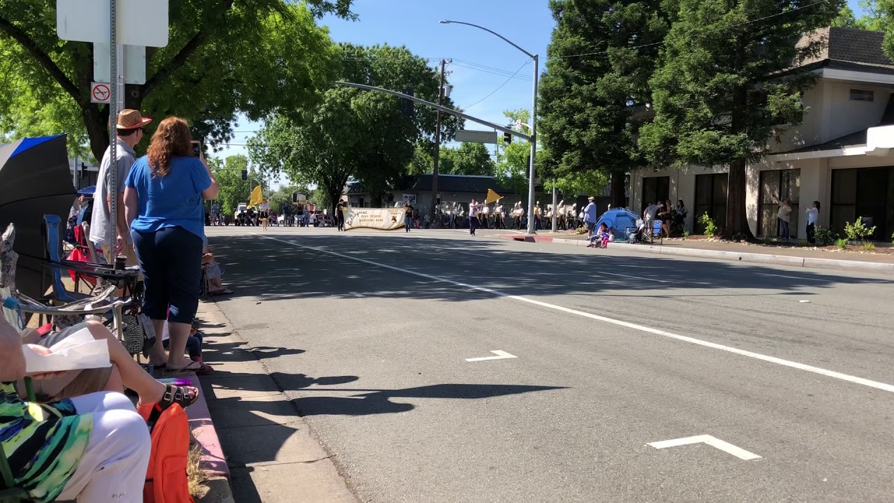 EHS Marching Band - 2018 Rodeo Parade - YouTube