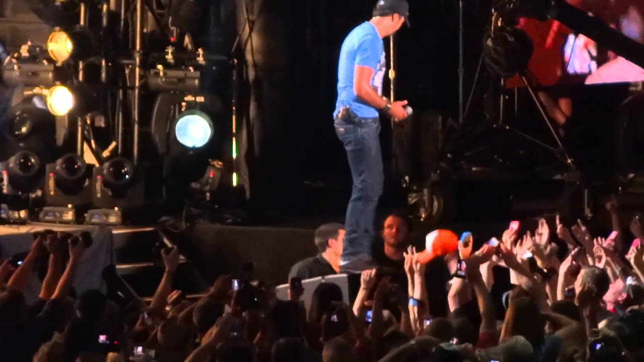 Luke Bryan Country Girl Shake It For Me 6613 Youtube