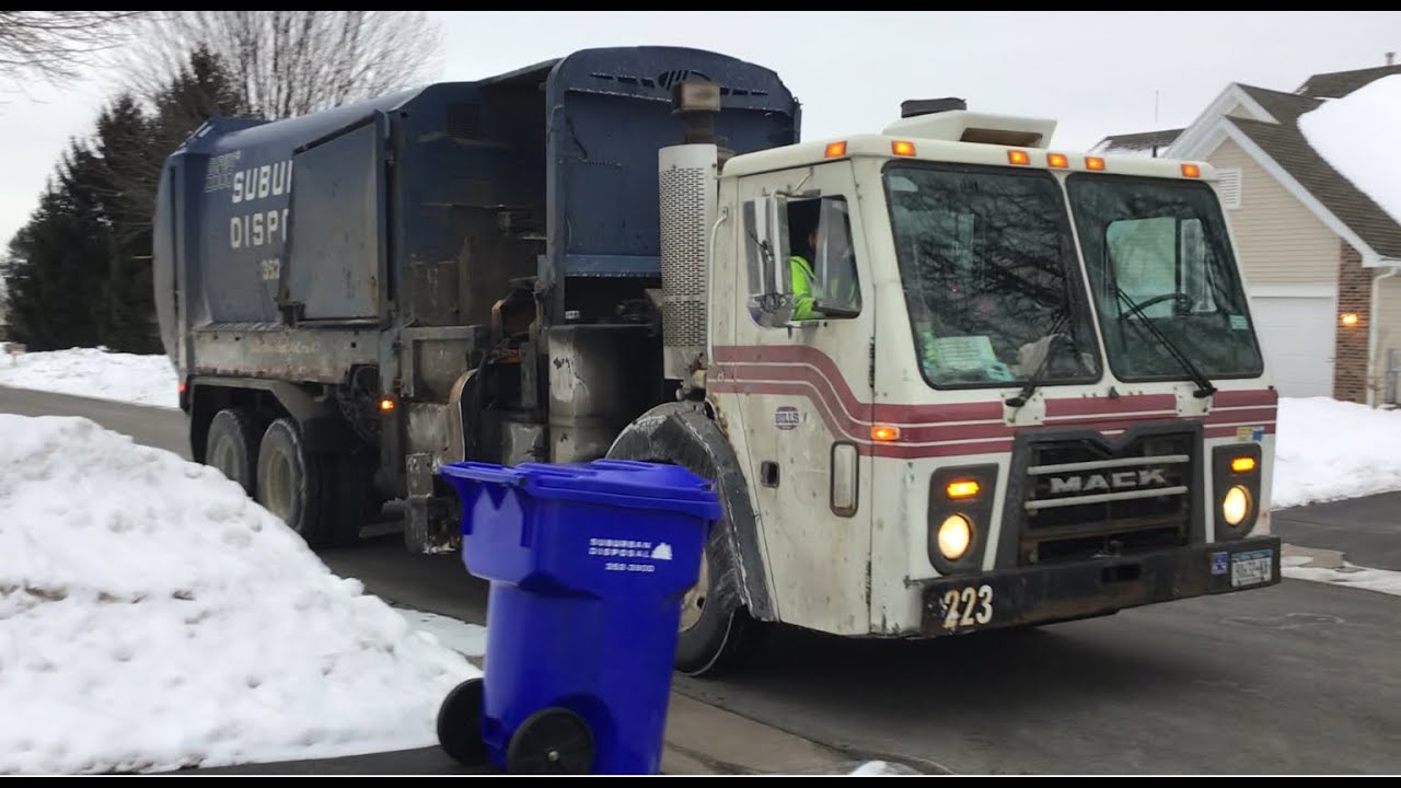 Suburban Disposal Mack LEU Labrie Expert 2000 Helping Hand Garbage ...