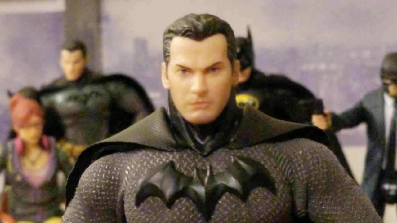 Custom mezco sovereign knight batman action figure review - YouTube