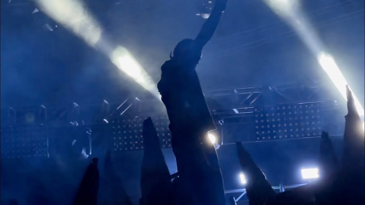 SEE HOW REMA’s STAGE WAS BUILT AND BROUGHT TO STAGE HIS ENTRANCE WAS ...