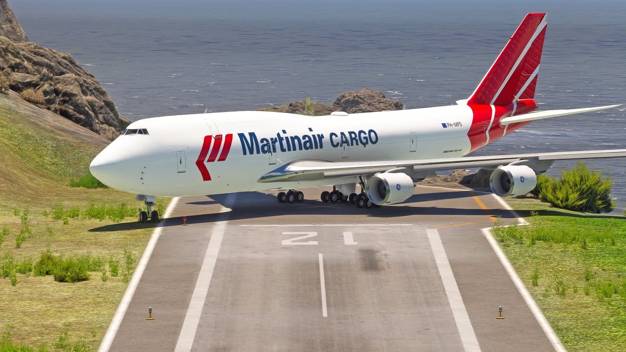 This Pilot is So Great! Flying Boeing 747 Martin Air Cargo From A Short ...