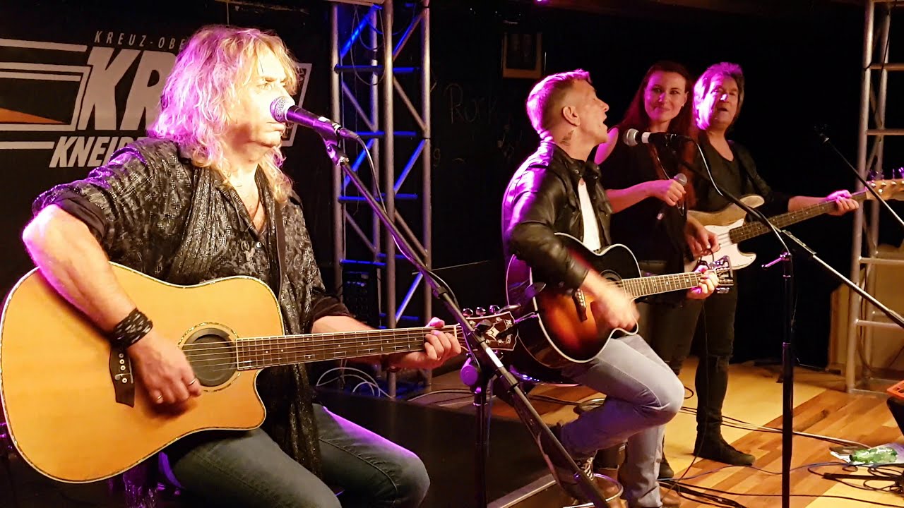 SPIRIT OF SMOKIE feat. Dean Barton live & acoustic Stumblin' In @ Kreuz ...