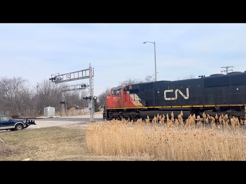 CN 5704 Leads CN L575 Northbound at Northline Rd. in Taylor, MI on 3/21/23 - YouTube