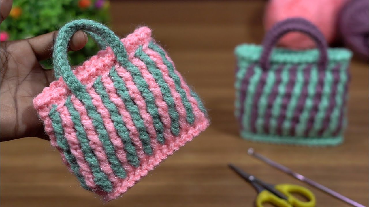 Unlock the beauty of this unique bag step-by-step knitting guide ...