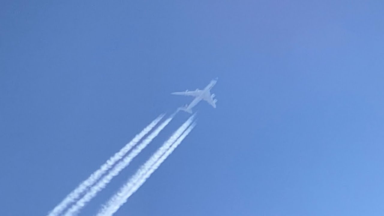 Cargolux 747-8 at high altitude!! - YouTube