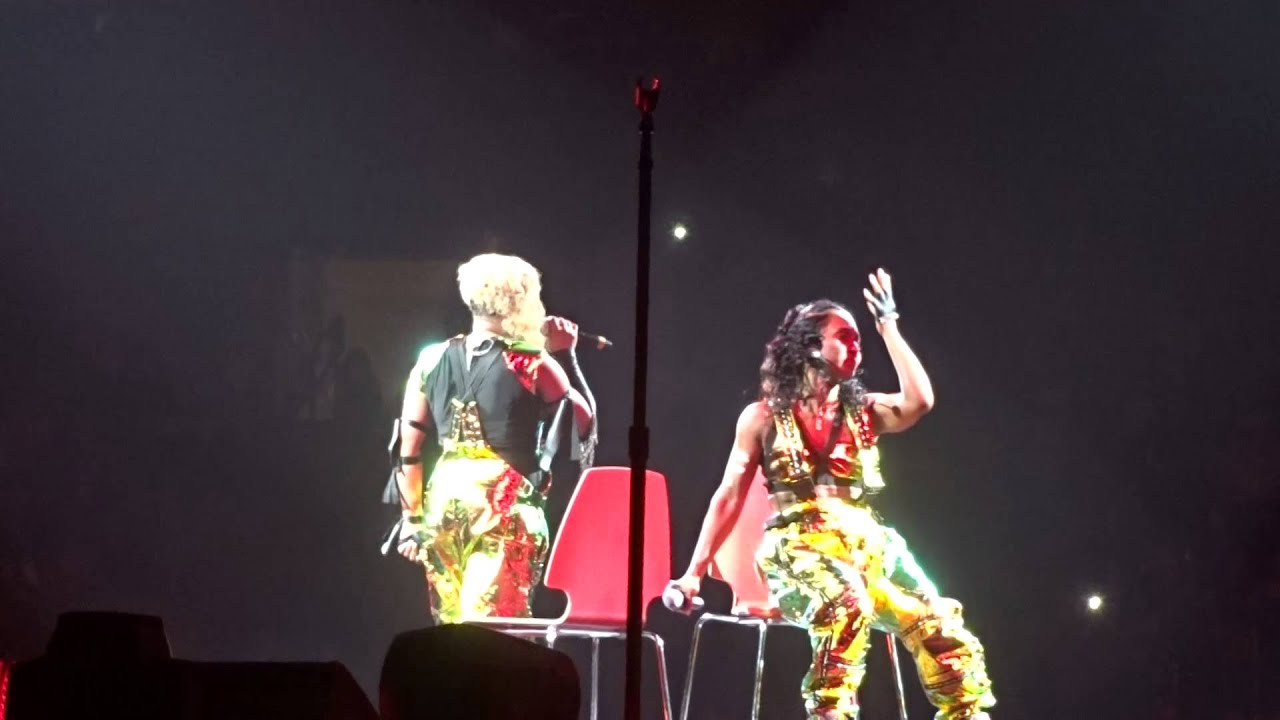 TLC - Red Light Special @ Madison Square Garden - YouTube