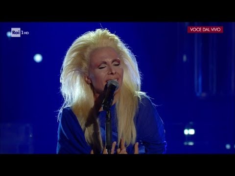Valeria Altobelli interpreta Anna Oxa: "Quando nasce un amore" - Tale e ...