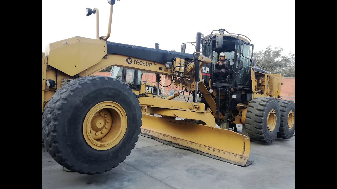 Sistema de implementos de la motoniveladora 16M - YouTube