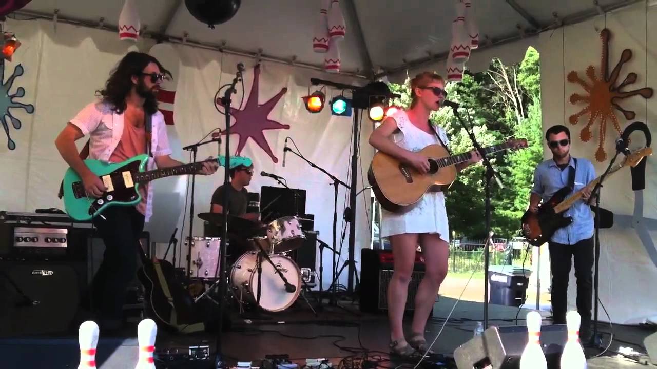 Maryse Smith and the Rosesmiths w/ Benny Yurco - YouTube