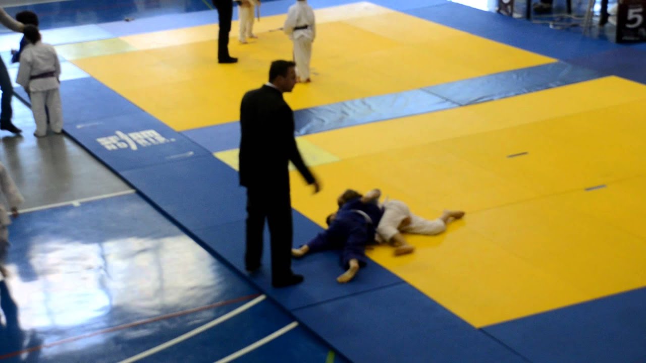 Dan champion - judo - YouTube