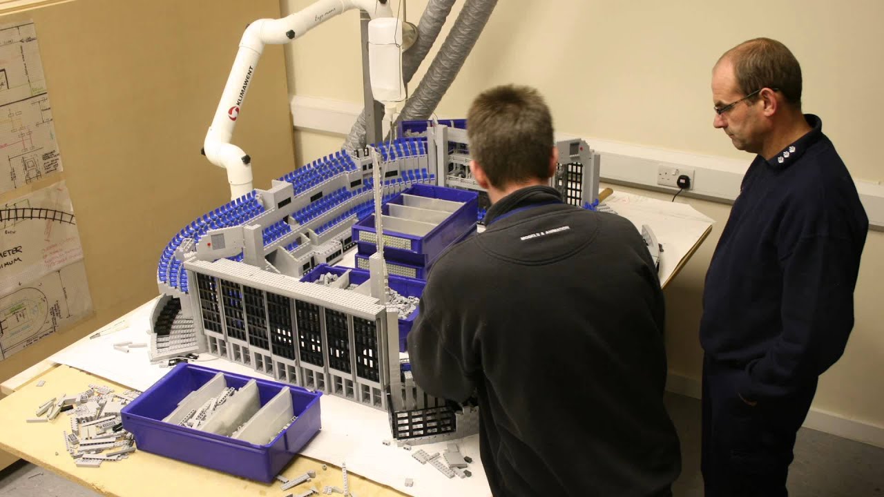 Legoland Discovery Center - Lego Dallas Cowboys Stadium model time ...