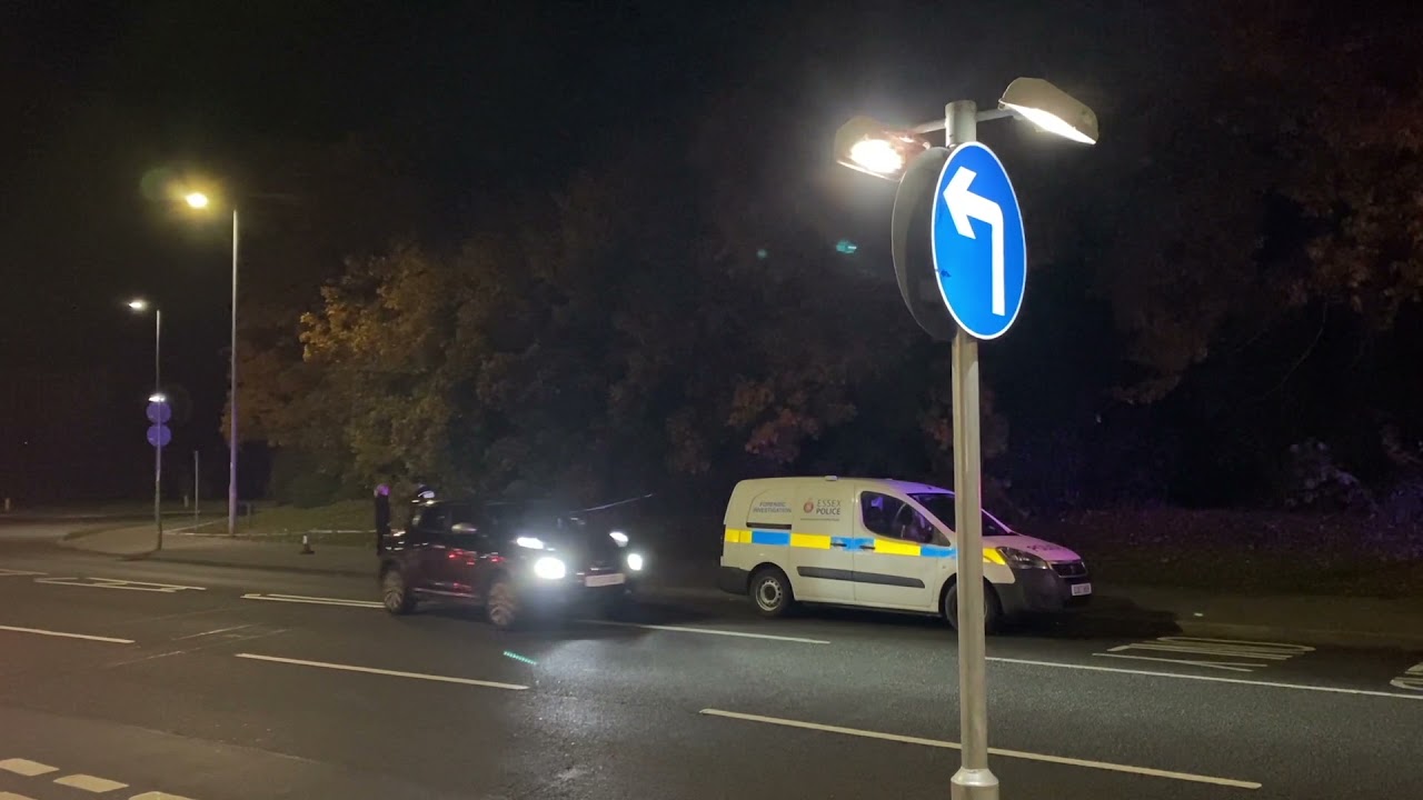 Police cordon off area near The Stow in Harlow - YouTube