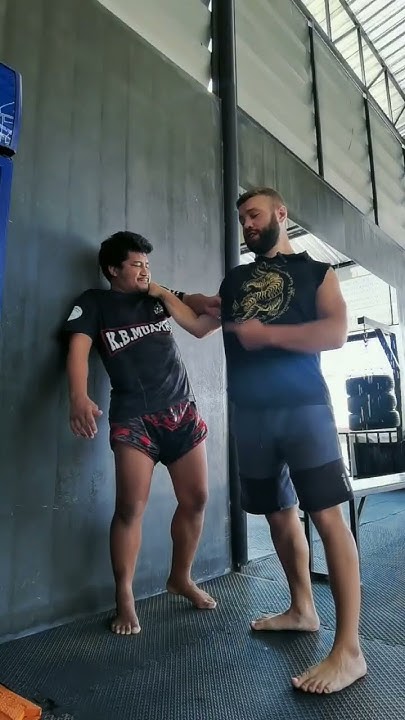 ПРИЖАЛ К СТЕНЕ Kran Mma разгром и порядок Youtube