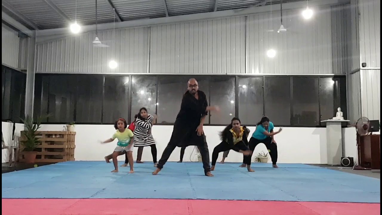 Dancing to Ambarsariya/Suit song (T-Series mix tape) - Naach Colombo ...