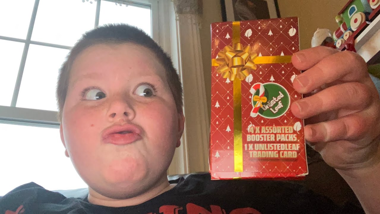 @UnlistedLeaf CHRISTMAS BOX OPENING!!! - YouTube