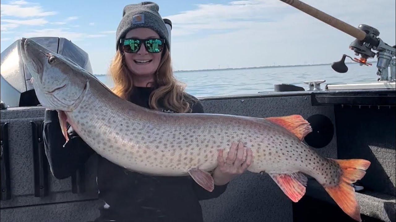 Musky Fishing Lake St. Clair | October - YouTube