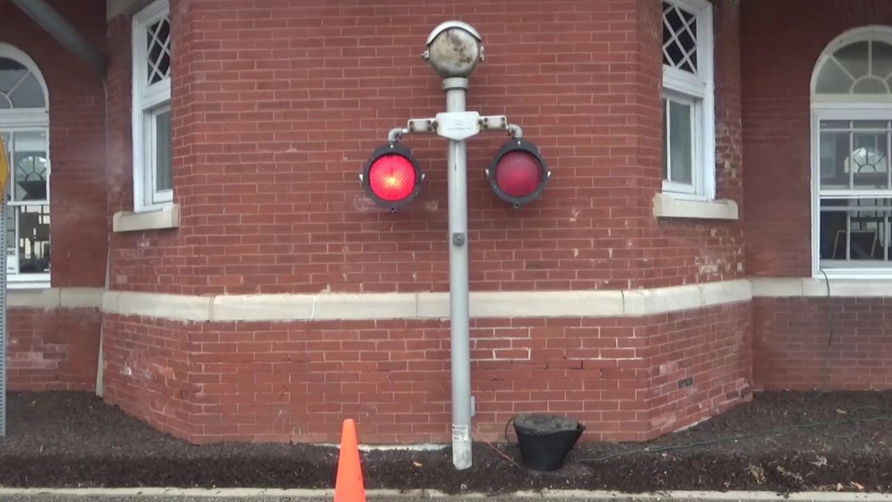 LIFT Coal Town & Railroad Museum Display Signal, Clinton, IN - YouTube