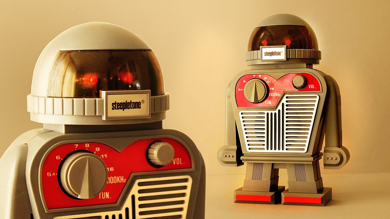 This deluxe ROBOT RADIO by Steepletone is a marvel of simplicity! - YouTube