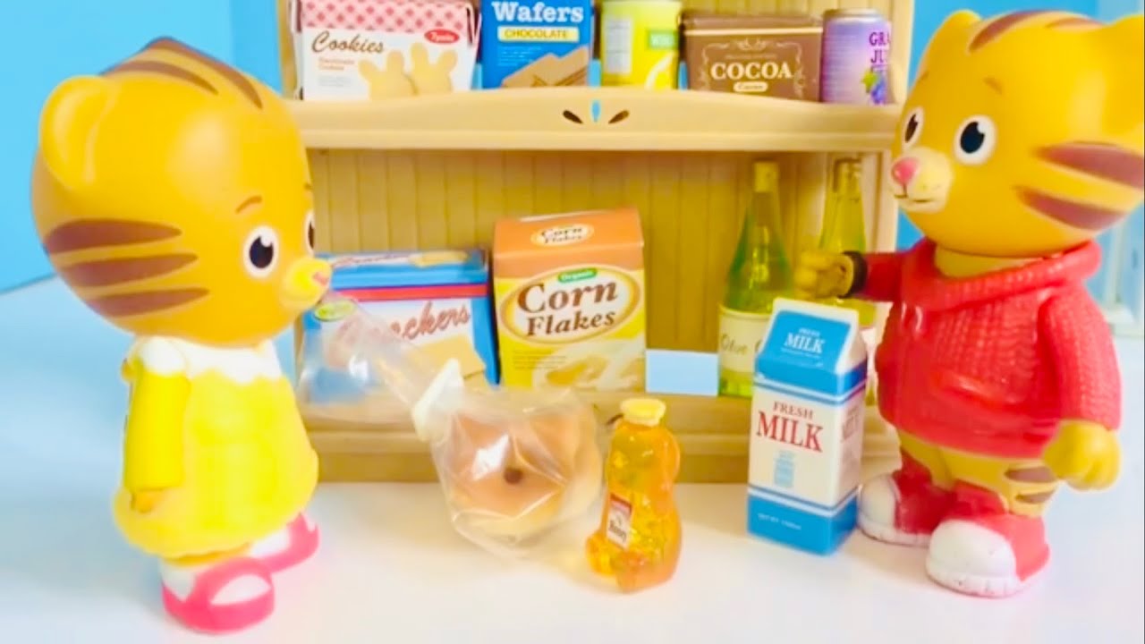 SCHOOL Morning Getting Ready DANIEL TIGER Neighbourhood Toys Baby ...