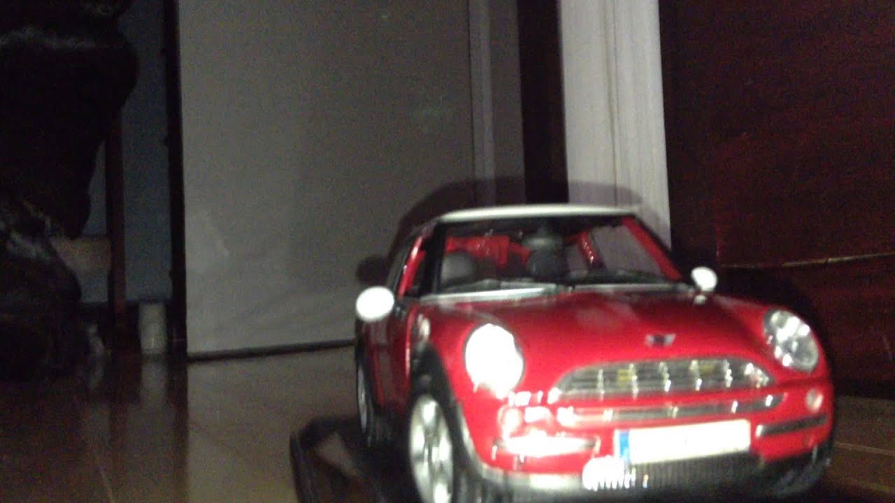 Mini Cooper miniature 1:18 - YouTube