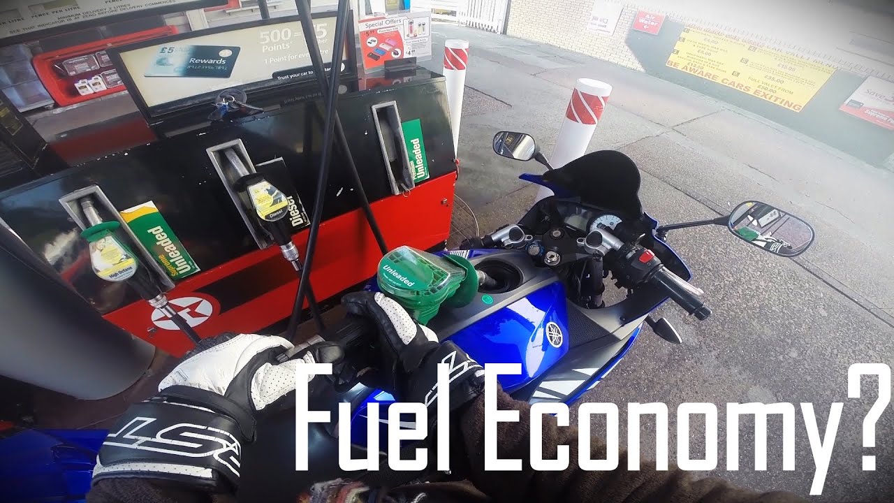How Fuel Efficient is a 125? | Yamaha R125 - YouTube