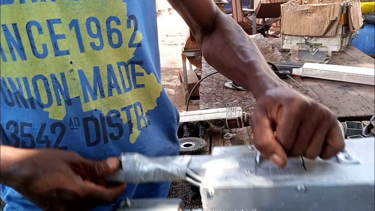 Afrique, TOGO poste à souder par point - YouTube
